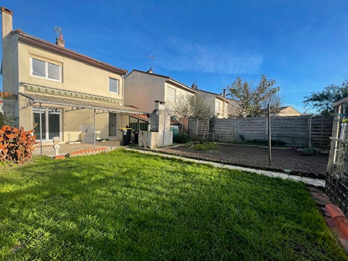Maison à louer - Bergerac, Centre-ville - 5 pièces - 3 chambres