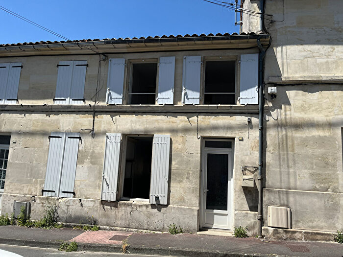Cognac, Centre-ville, Gare : Maison 3 pièces à louer