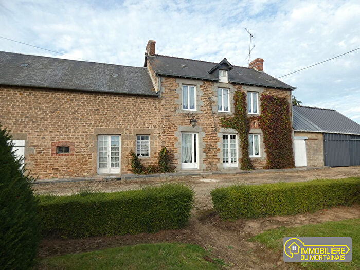 Maison à vendre - Fougerolles-du-Plessis - 5 pièces - 4 chambres