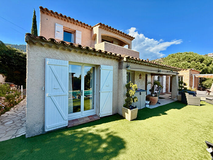 Maison à vendre - Cavalaire-sur-Mer, Castillane, Vivards, Roseraie, Rigaud, Cros de Mouton - 6 pièces - 3 chambres