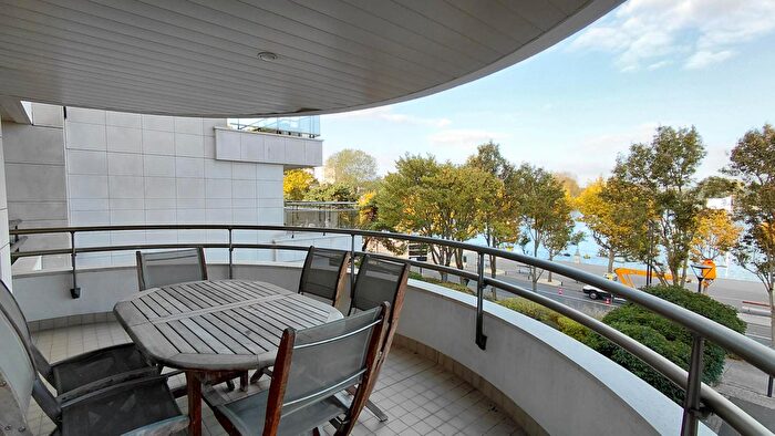 Appartement à vendre - Enghien-les-Bains - 6 pièces - 4 chambres