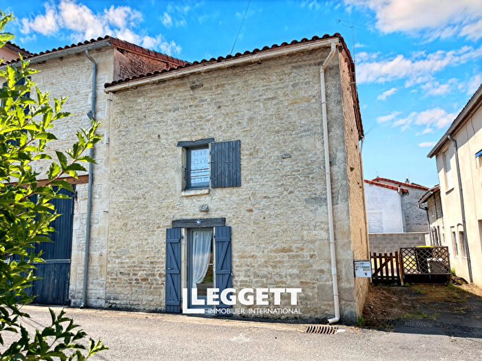 Maison 4 pièces à Courcôme, à vendre
