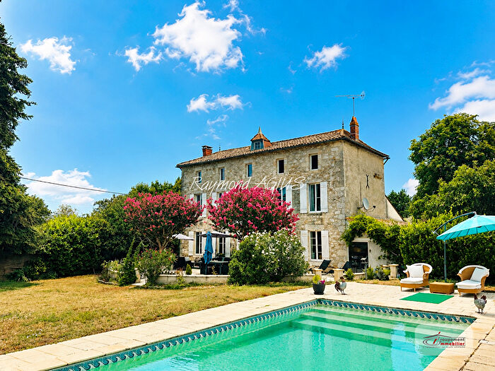 Maison 8 pièces à Vélines, à vendre