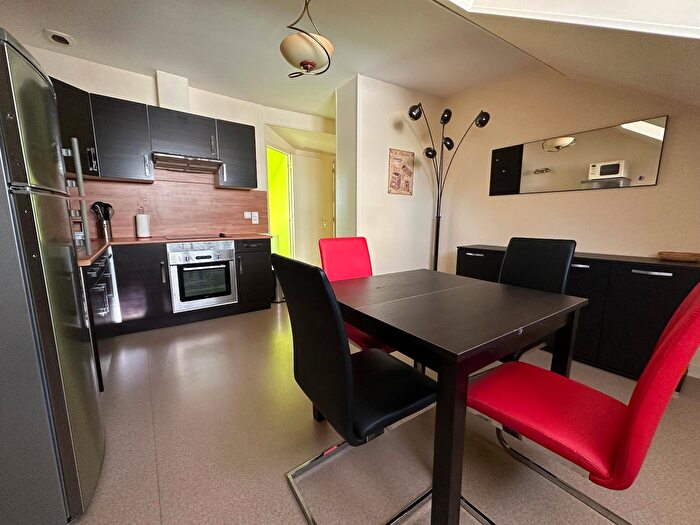 Appartement à louer - Équeurdreville-Hainneville, Centre-ville - 2 pièces - 1 chambre