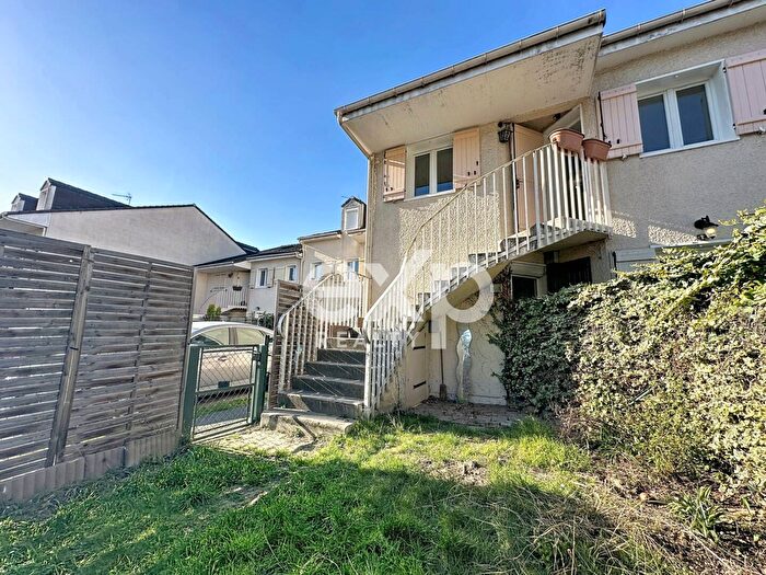 Appartement à louer - Mutuelle-Barbusse-Saint Rémy- Joliot Curie, Saint-Denis - 3 pièces - 2 chambres