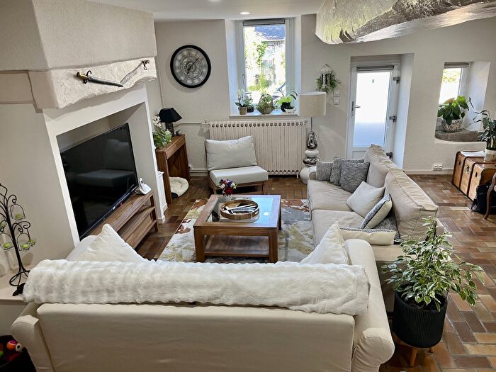 Maison à vendre - Saint-Agnant-de-Versillat - 6 pièces - 4 chambres