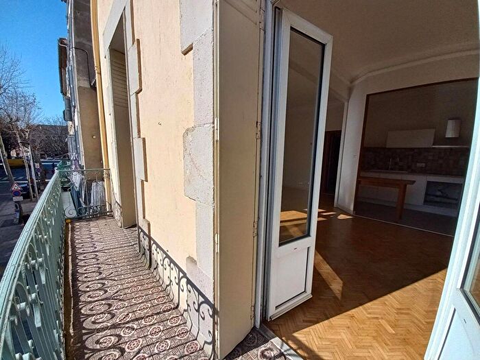 Appartement à louer - Jaures, Millau - 2 pièces - 1 chambre