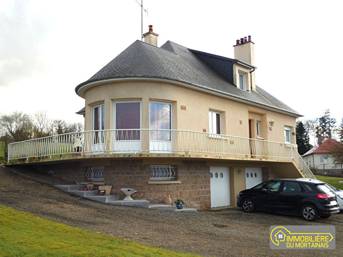 Maison à vendre - Saint-Hilaire-du-Harcouët - 4 pièces - 3 chambres