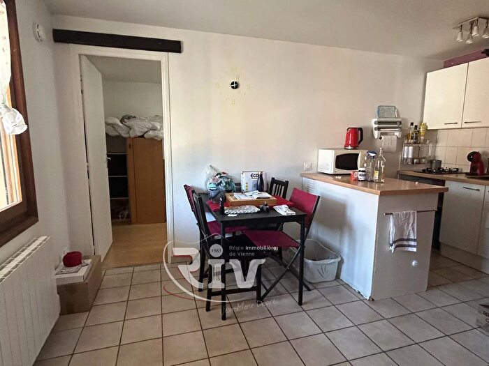 Appartement 1 pièce à Chasse-sur-Rhône, à louer