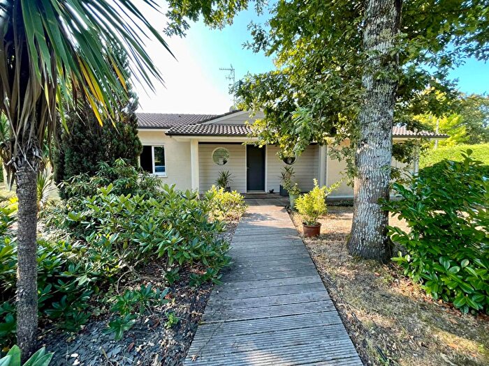 Maison à vendre - Martignas-sur-Jalle - 6 pièces - 4 chambres