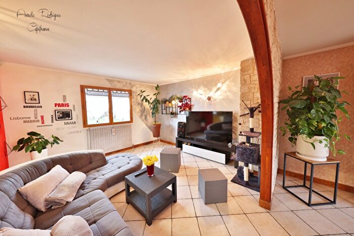 Maison à vendre - Crêches-sur-Saône - 5 pièces - 3 chambres