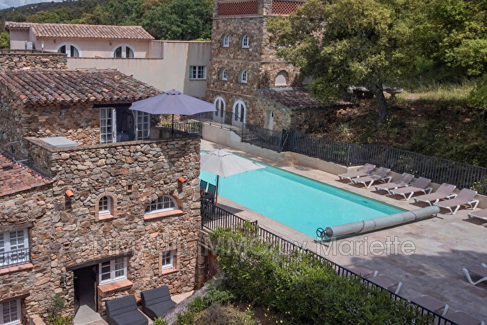 Maison à vendre - Le Plan-de-la-Tour - 4 pièces - 3 chambres