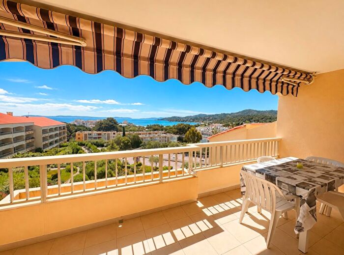Bormes-les-Mimosas, La Favière, Le Gau, Cap-Bénet, Cabasson, Plages : Appartement 2 pièces à vendre