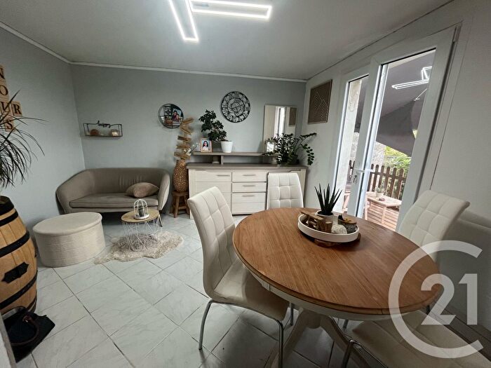 Maison à vendre - Villevaudé - 5 pièces - 3 chambres