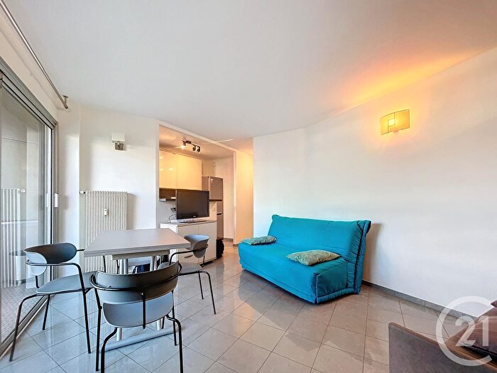 Appartement 1 pièce à louer à Mandelieu-la-Napoule, Capitou