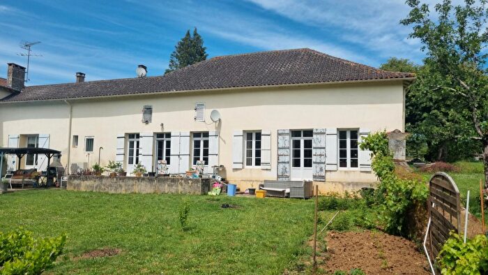 Saint-Martin-le-Pin : Maison 5 pièces à vendre