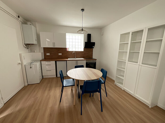 Appartement 1 pièce à Bourges, Centre-ville, Charlet, Lahitolle, Pignoux, Sembat, à louer