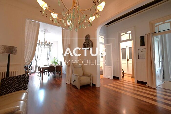 Salon-de-Provence, Centre-ville : Appartement 4 pièces à vendre