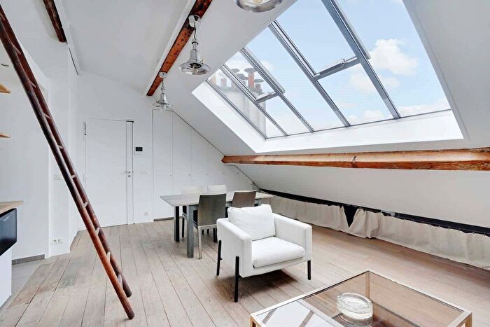 Appartement à louer - Montmartre, Paris ème arrondissement - 2 pièces - 1 chambre