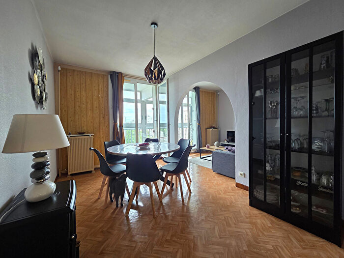 Appartement à vendre - Vénissieux, Léo Lagrange, Louis Pergaud - 5 pièces - 4 chambres