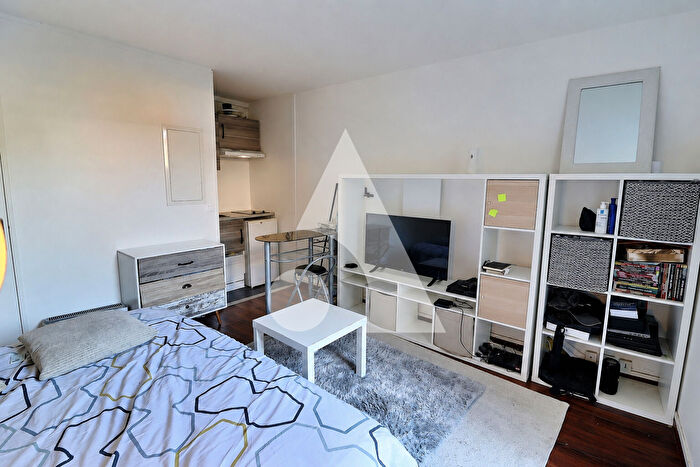Appartement 1 pièce à Éragny, Papeterie, à vendre