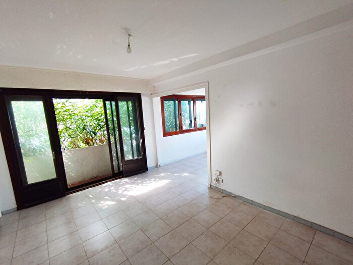 Appartement à louer - Toulon, Aguillon - 5 pièces - 3 chambres