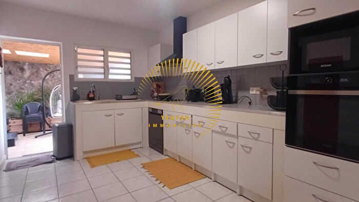 Maison à louer - Saint-Pierre, Ravine des Cabris - 4 pièces - 3 chambres