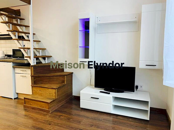 Paris 20ème, Belleville : Appartement 1 pièce à louer