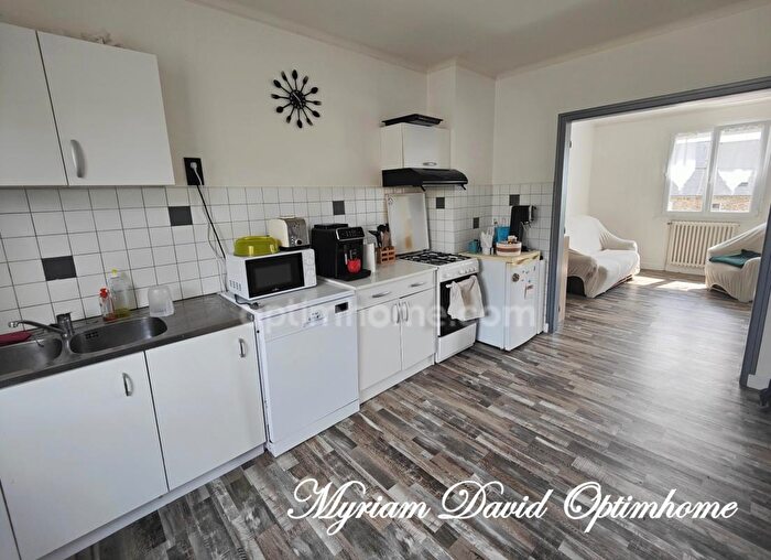 Maison 3 pièces à Plouguernével, à vendre