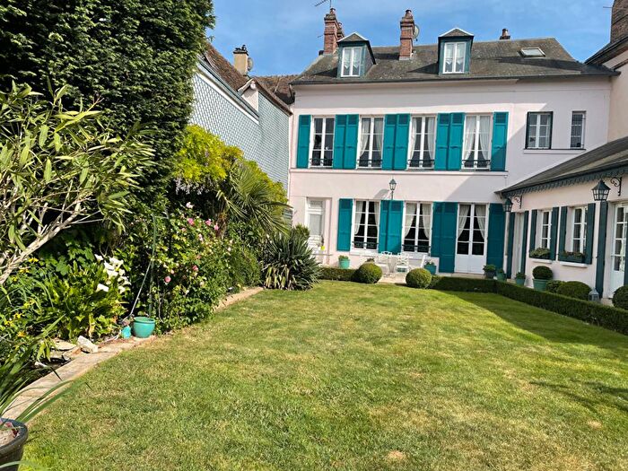 Nogent-le-Roi - Maison 9 pièces à vendre
