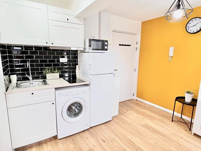 Appartement à louer - Est, Saint-Germain-Lès-Arpajon - 1 pièce