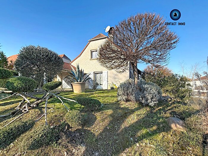 Maison à vendre - Saint-Pantaléon-de-Larche - 5 pièces - 4 chambres