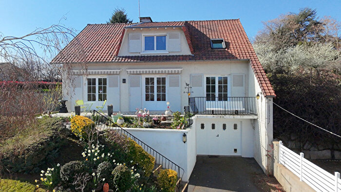 Maison à vendre - Civray - 6 pièces - 3 chambres