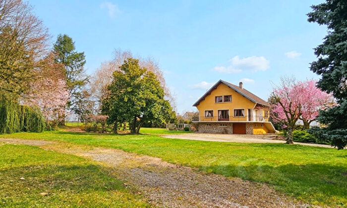 Maison à vendre - Saint-Clair-de-la-Tour - 5 pièces - 4 chambres