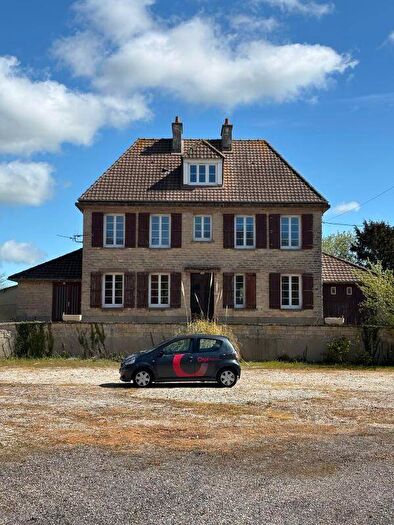 Maison à louer - Castine-en-Plaine - 6 pièces - 4 chambres