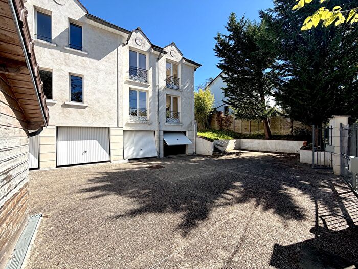 Rueil-Malmaison, Jonchere, Malmaison, Saint-Cucufa : Maison 10 pièces à vendre