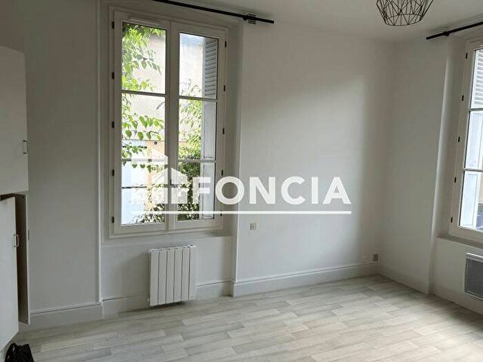 Trois Quartiers-Centre Ville, Poitiers : Appartement 1 pièce à louer