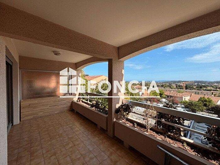Nord Est, Bormes-les-Mimosas : Appartement 2 pièces à louer