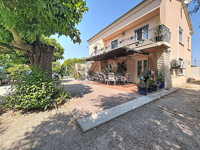 Maison 8 pièces à Bédarrides, à vendre