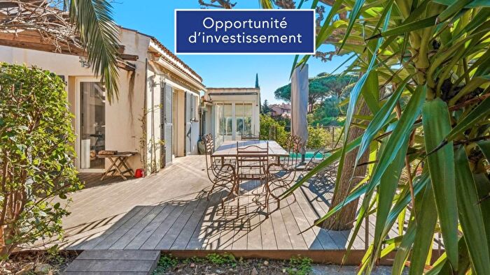 Maison à vendre - Cavalaire-sur-Mer, Pierrugues, Mannes, Canissons - 6 pièces - 4 chambres