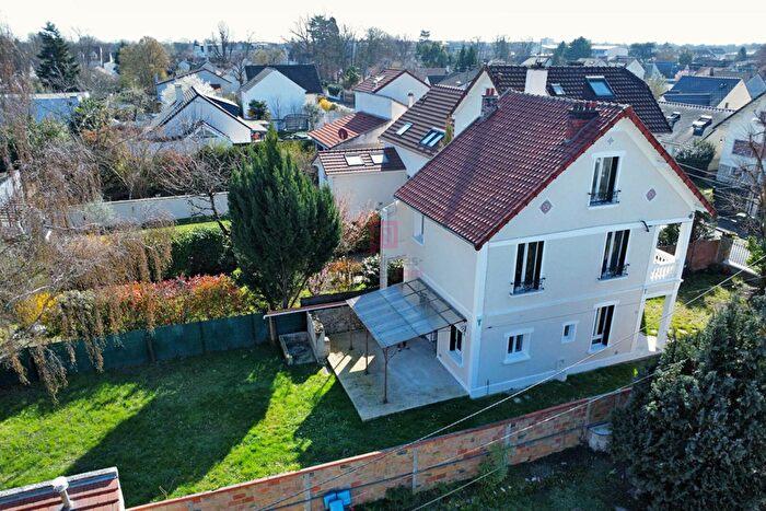 Maison à vendre - Sainte-Geneviève-des-Bois, Paul Vaillant Couturier - 6 pièces - 4 chambres