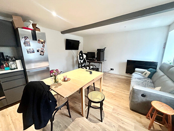 Appartement à vendre - Riom, Centre-ville - 2 pièces - 1 chambre