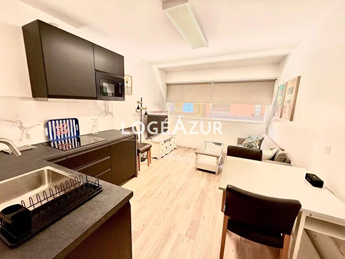 Appartement 3 pièces à louer - Antibes, Coeur de ville