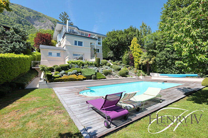 Maison à vendre - La Tronche - 7 pièces - 5 chambres