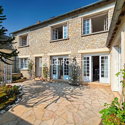 Maison à louer - Pithiviers-le-Vieil - 6 pièces - 4 chambres