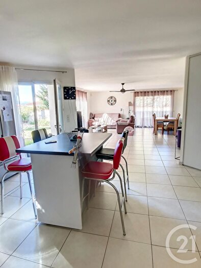 Maison 6 pièces à louer à Brouilla