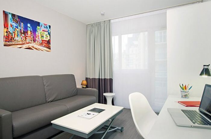 Appartement à louer - Courbevoie, Faubourg de lArche - 1 pièce