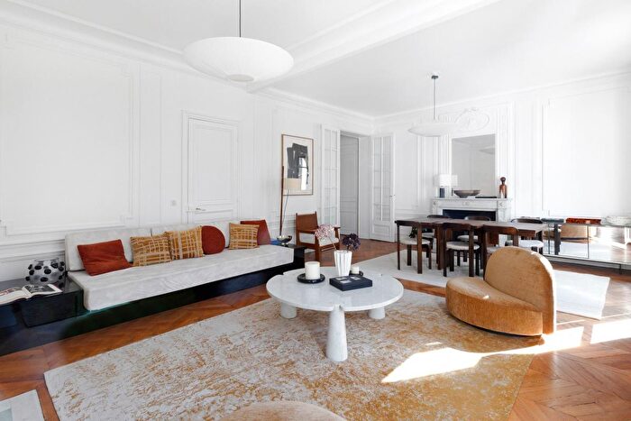 Appartement à vendre - Paris e , Saint-Placide - 4 pièces - 2 chambres