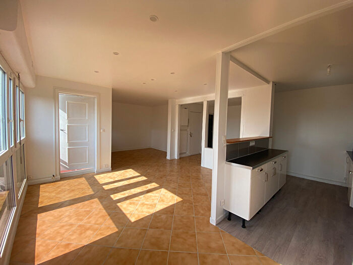 Appartement 4 pièces à louer - Corbeil-Essonnes, Pressoir, Prompt