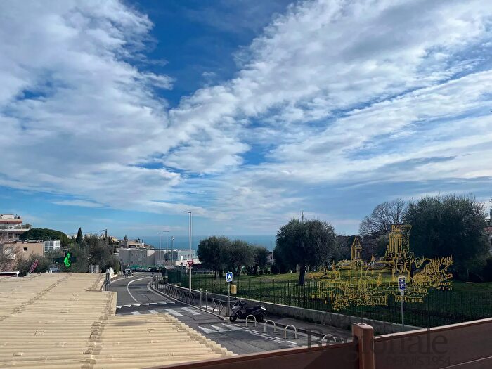 Appartement à louer - Nice, Saint-Antoine - 1 pièce - 1 chambre